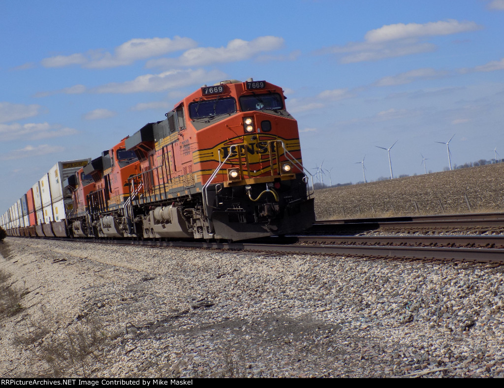 BNSF 7669